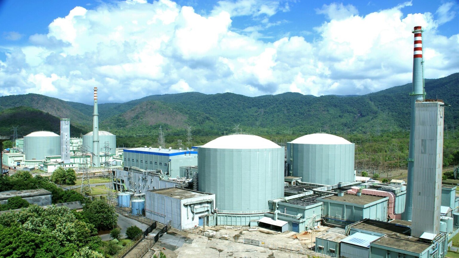 Nuclear Power is NOT the Solution - SustainabilityNext